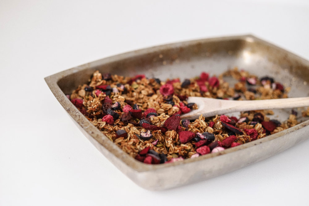 Clean Granola Recipe | The Style Aesthetic