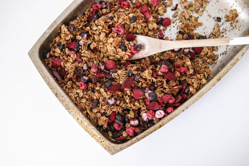 Clean Granola Recipe | The Style Aesthetic