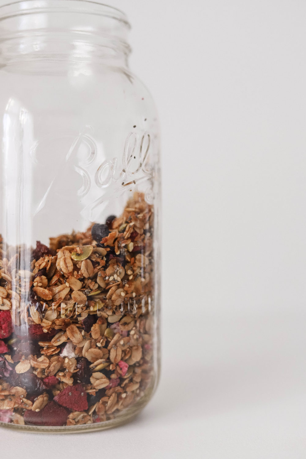 Clean Granola Recipe | The Style Aesthetic